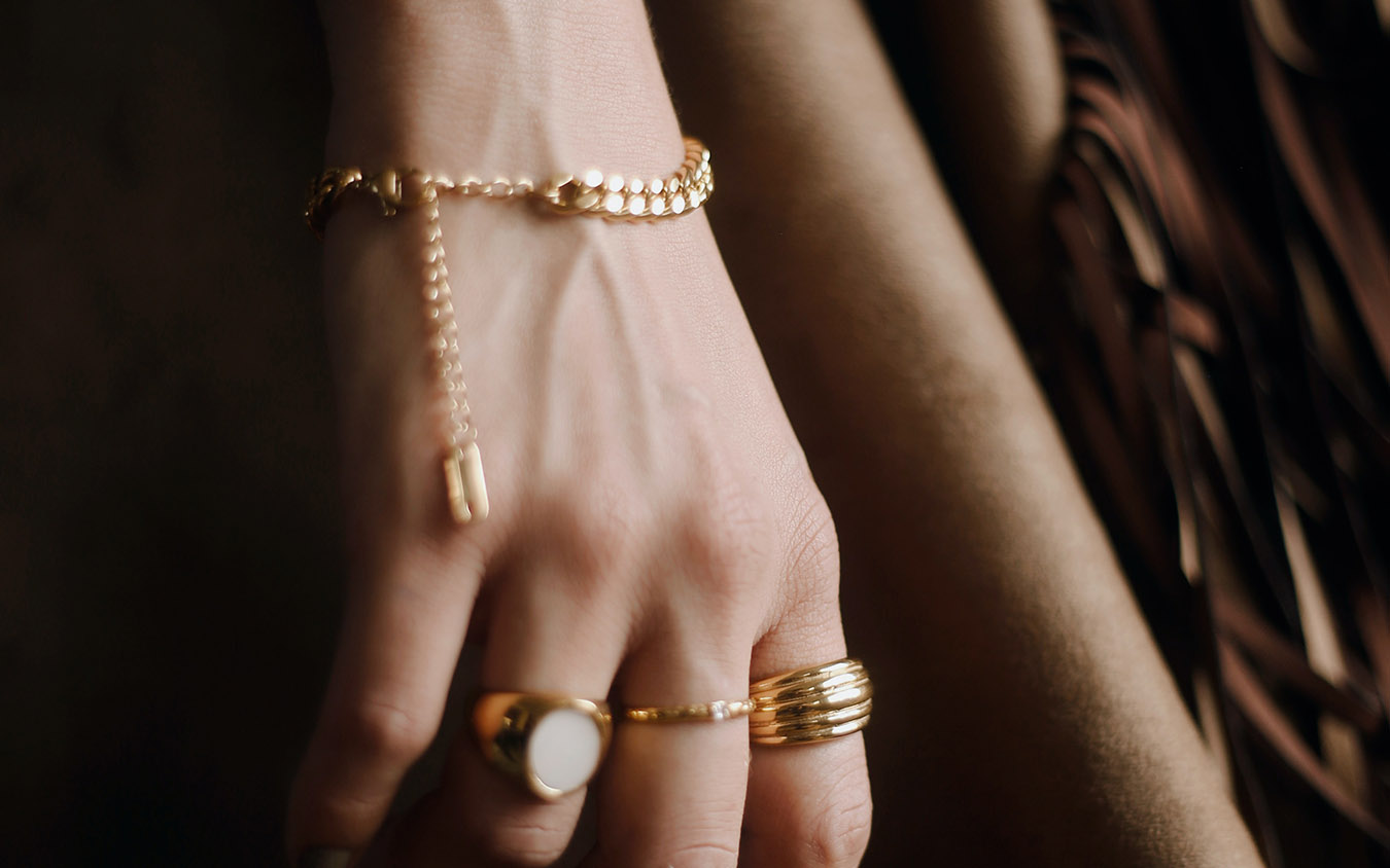 How to Wear Jewelry: Tips and Tricks